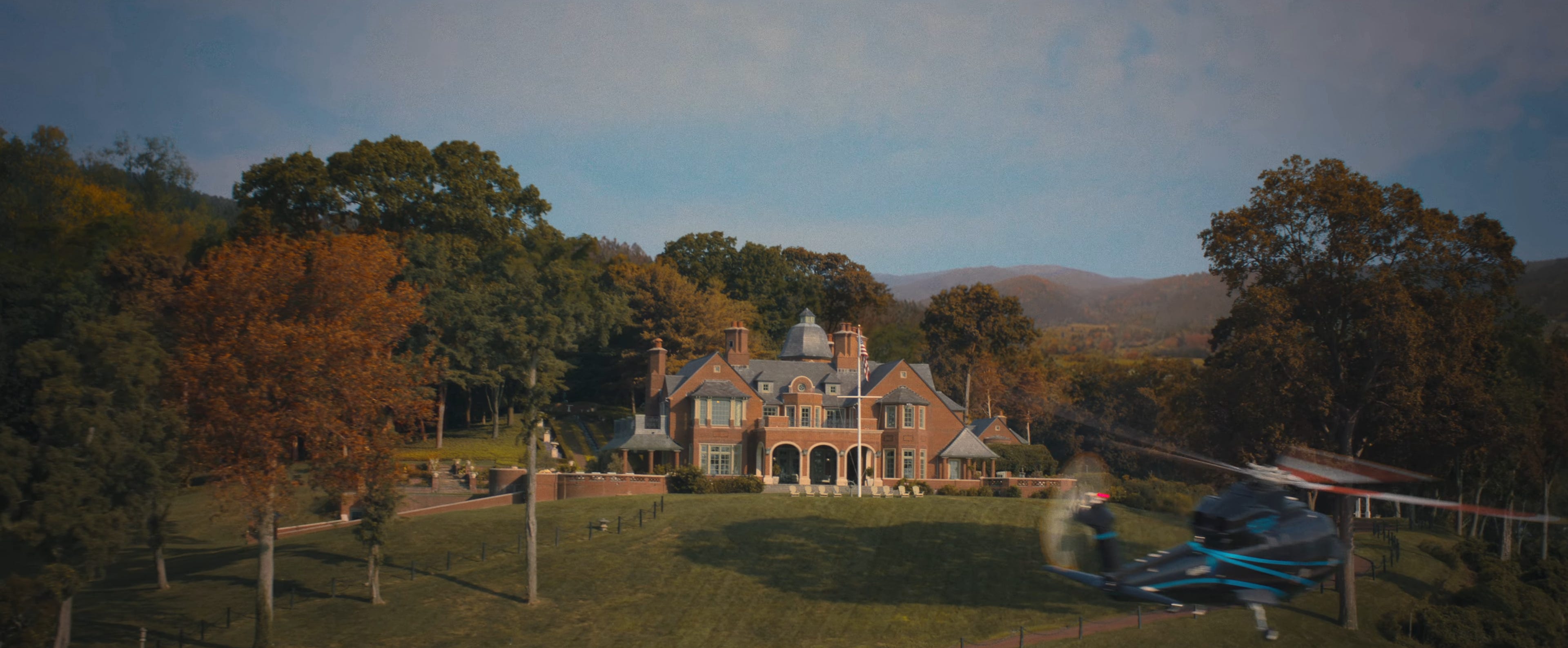 Billy Joel Sells His Mansion to… Miranda Priestly?