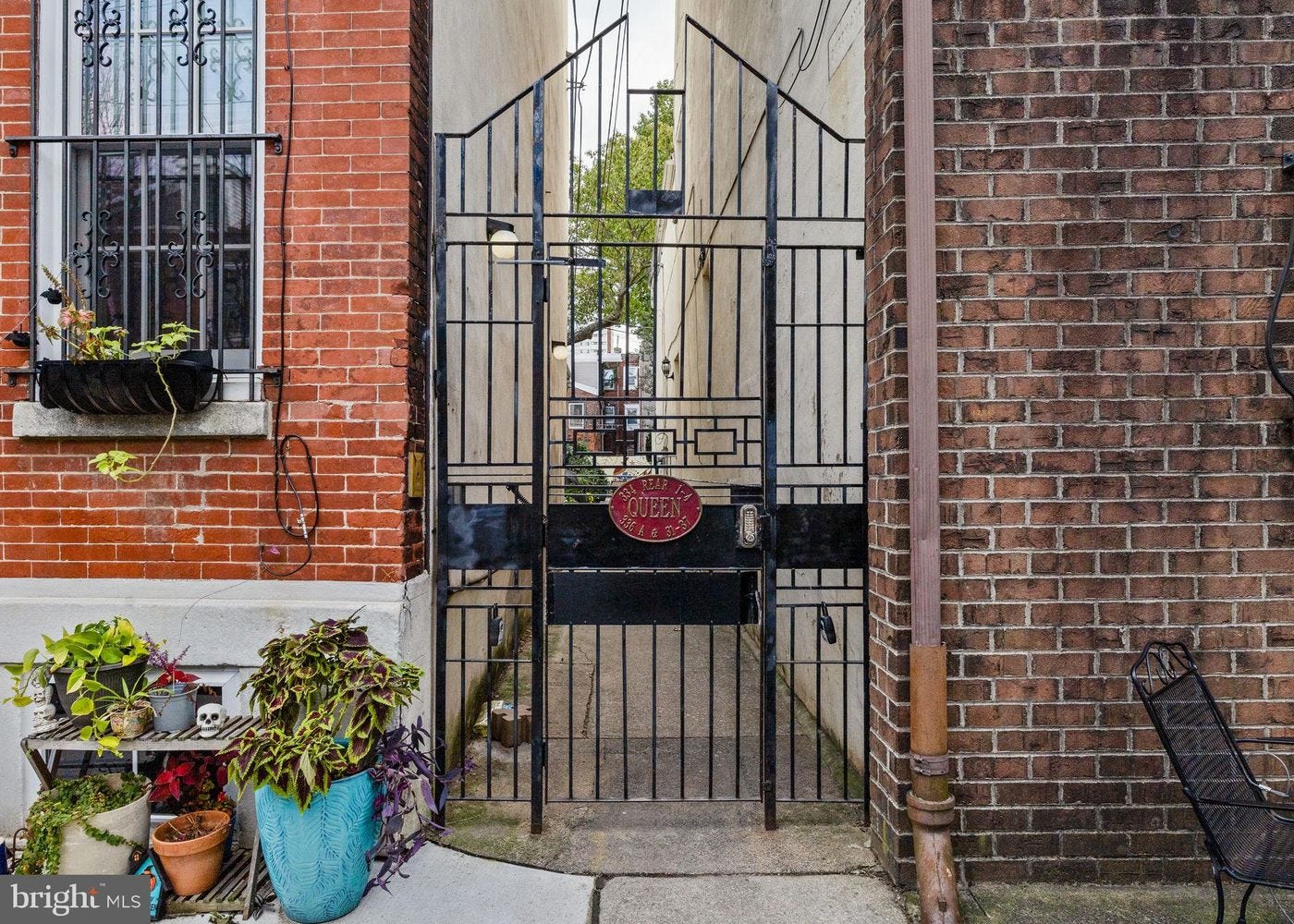 Trinity Tuesday: 2/3 of a classic trinity in Queen Village