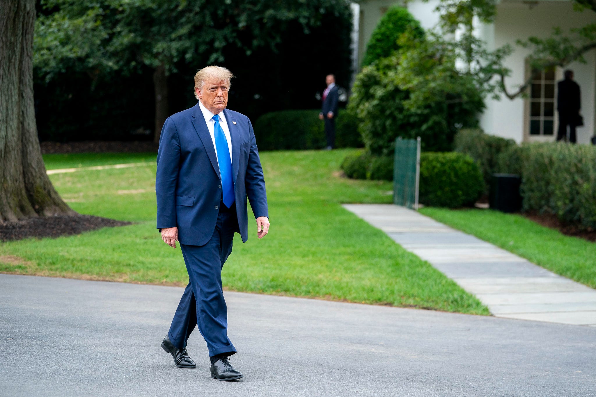 A Secret Service Agent Explains What Trump Is Like Behind The Scenes