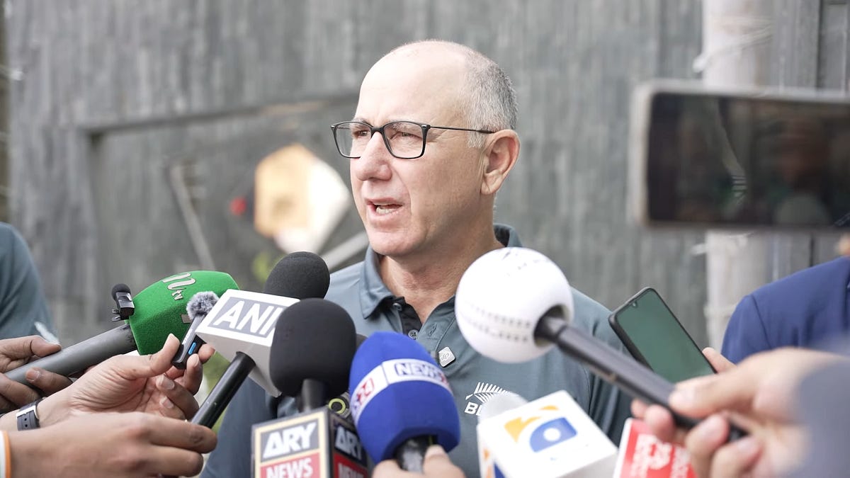 Staff Abundance - by The Niche Cache - El Niche Cache