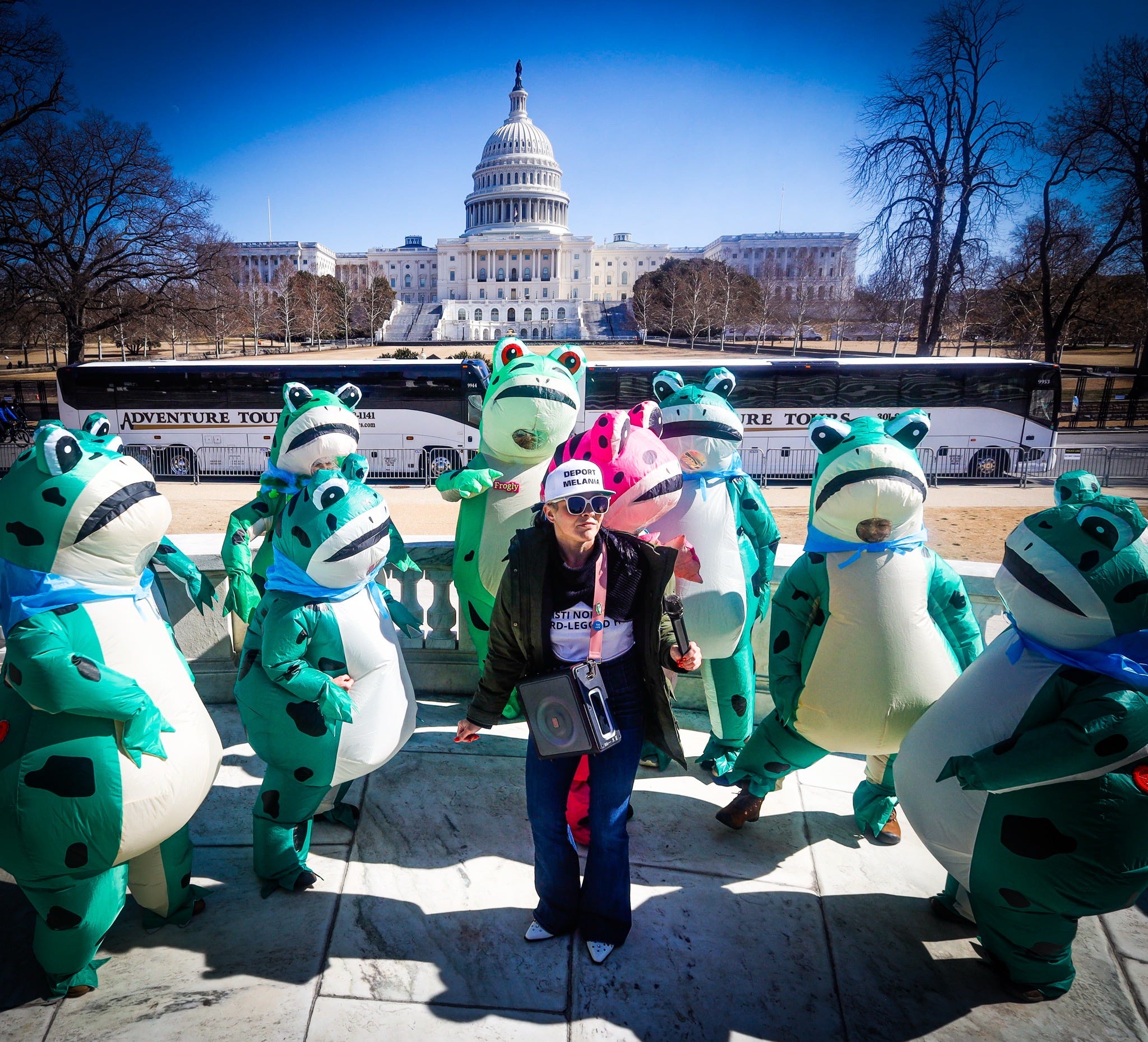 Portland Frogs deliver Constitutions to Congress... in style.