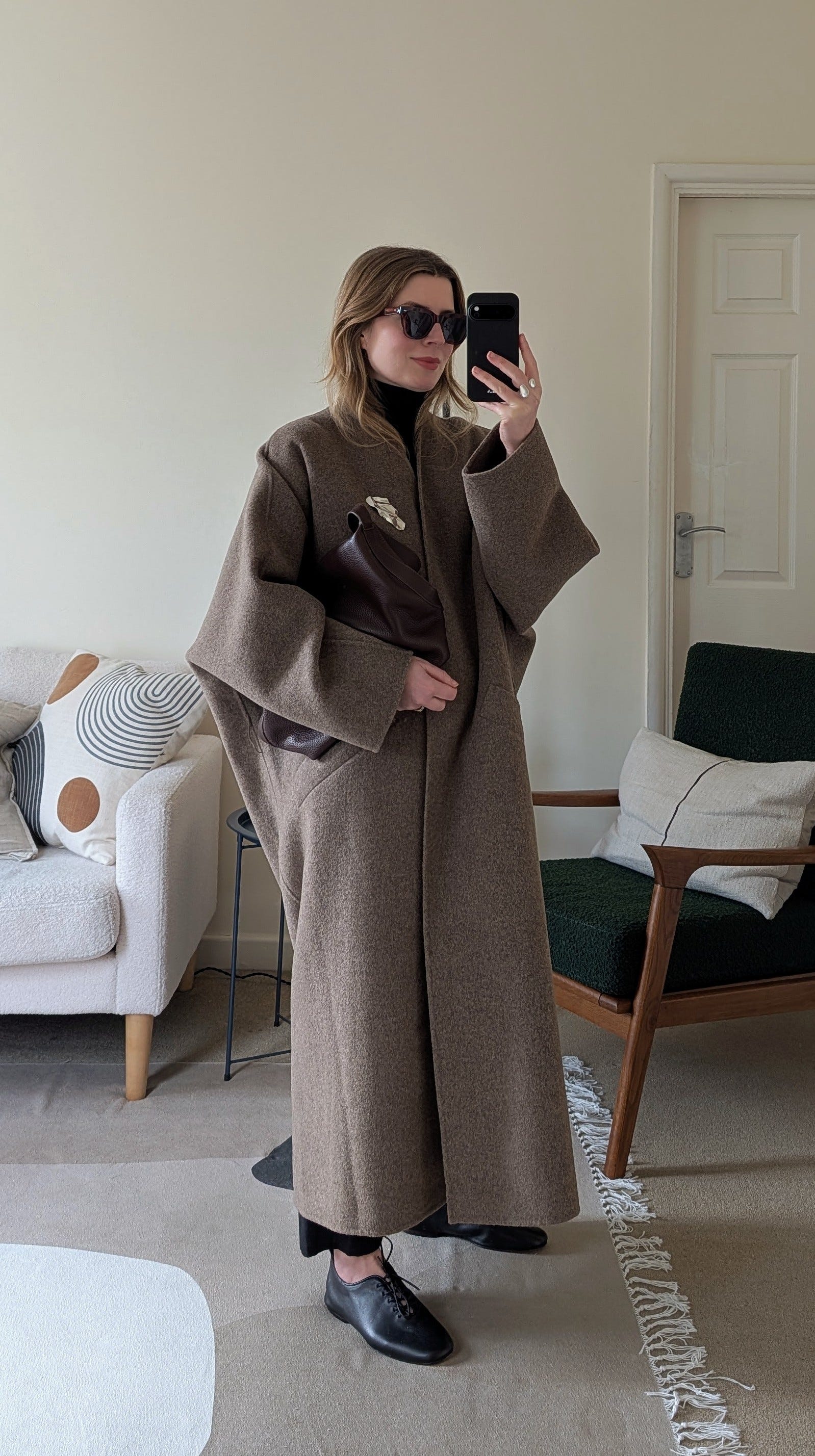 How to wear oversized clothing with confidence