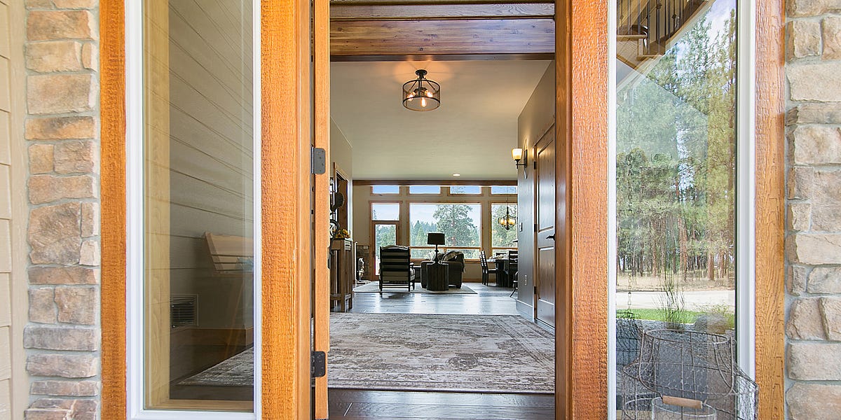 6 Feng Shui Energy Flow Problems in Your Home (+ Simple Solutions)