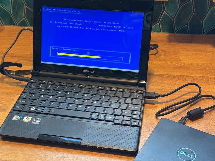 Let's Install Windows XP Delta Edition on a Toshiba Netbook