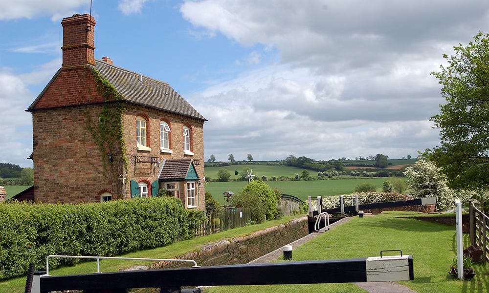 Even more charming lock cottages - by Canal Curator