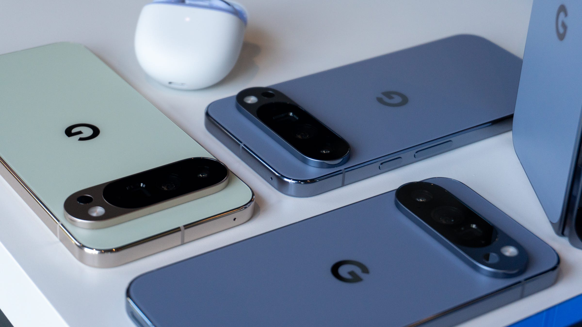 Google Pixel 10 Pro hands-on: 100x zoom and an AI camera coach for the ...