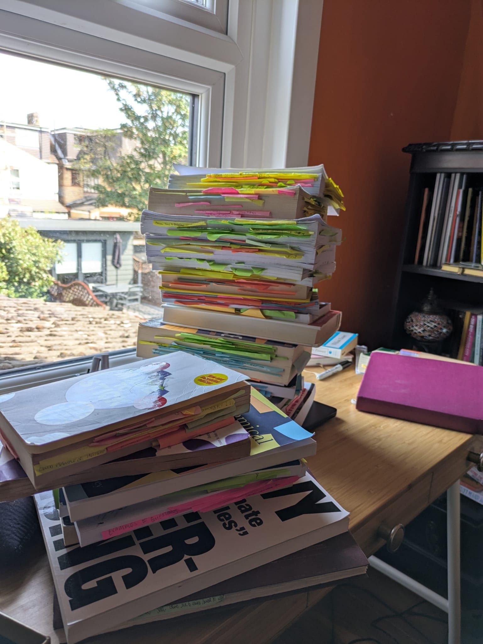 How to read more books - Saffana’s Voicenotes, a blog