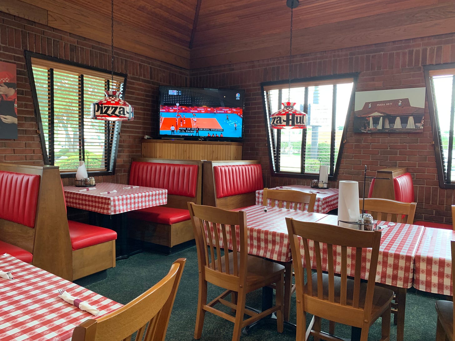 The Retrologist's Guide to Pizza Hut Classics