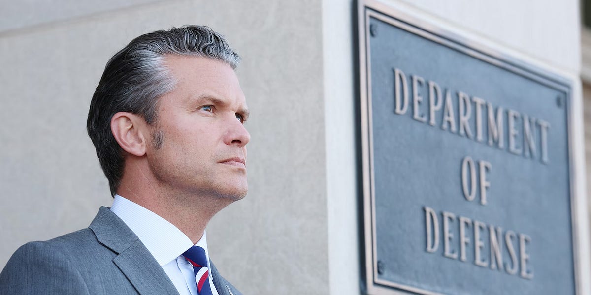 WAPO: "HEGSETH ORDINA UNA RARA RIUNIONE DI CENTINAIA DI GENERALI E ...