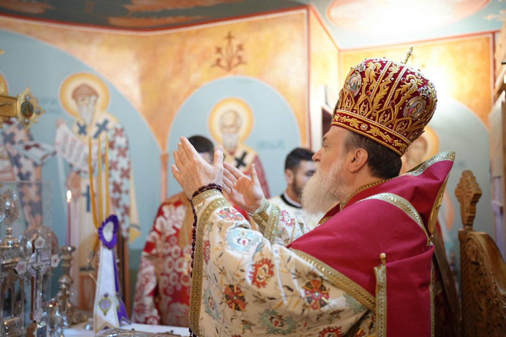 Preasfințitul Părinte Episcop Vincențiu a primit „Emblema de Onoare a ...