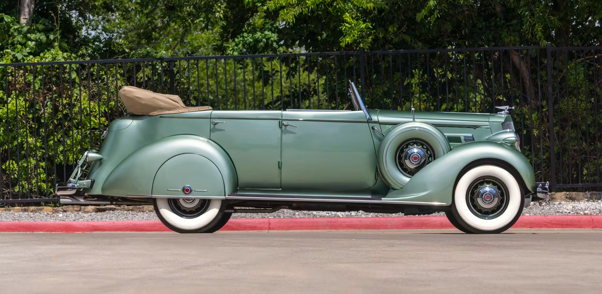 The Packard Motor Car Story - by Douglas Pilarski