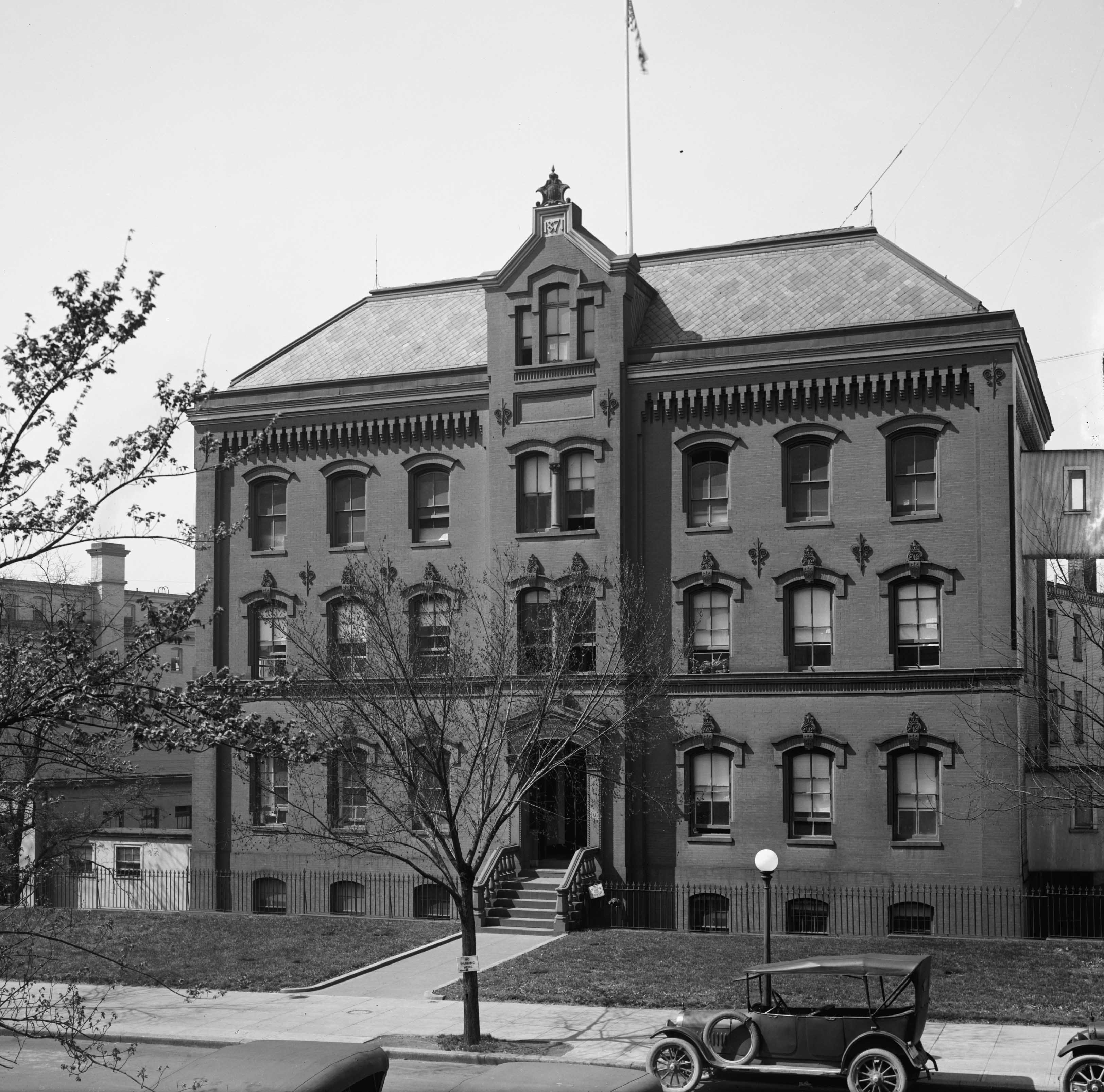 Science and hospitality in the shadow of the Capitol