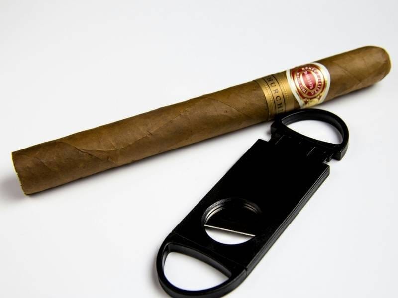 How to Cut a Cigar Properly: A Beginner-to-Aficionado Guide