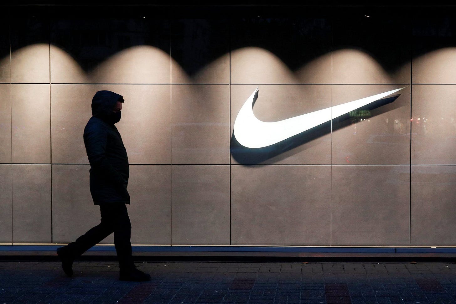 NIKE Resultados,Conference call mi opinion y precio objetivo .CIERRE EEUU