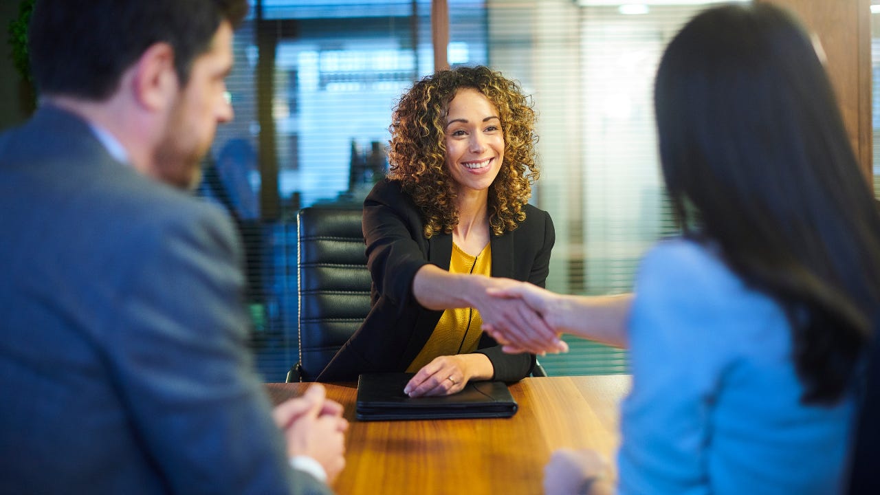 How to Close an Interview Like a Pro: The 3-Sentence Script That Gets ...