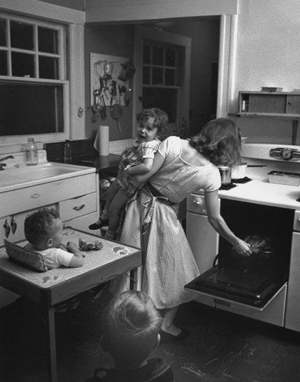 Eres Madre. Ya no puedes descansar - Utopía de mujer