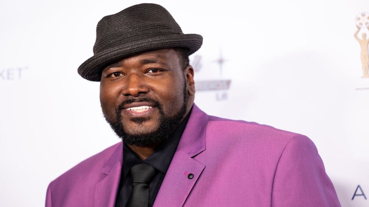 Quinton Aaron has spinal stroke; Mindy Cohen has 2nd cancer; Indigo ...