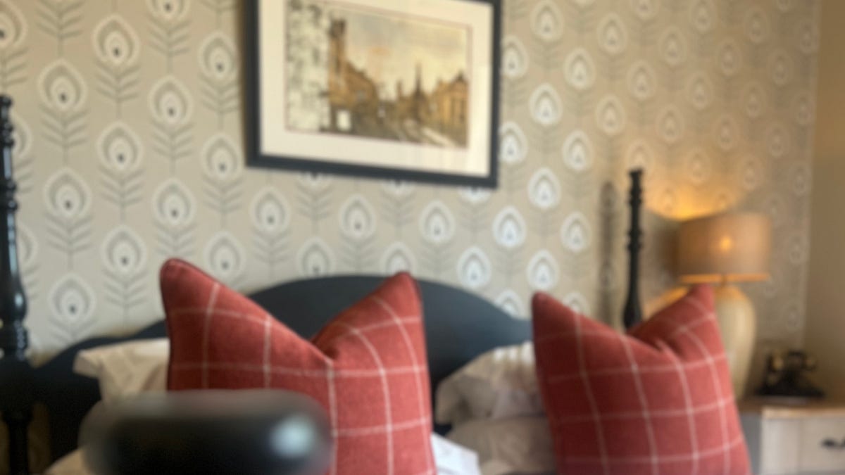 Edinburgh Hotel Prices: What Affects Them And How To Book Smarter