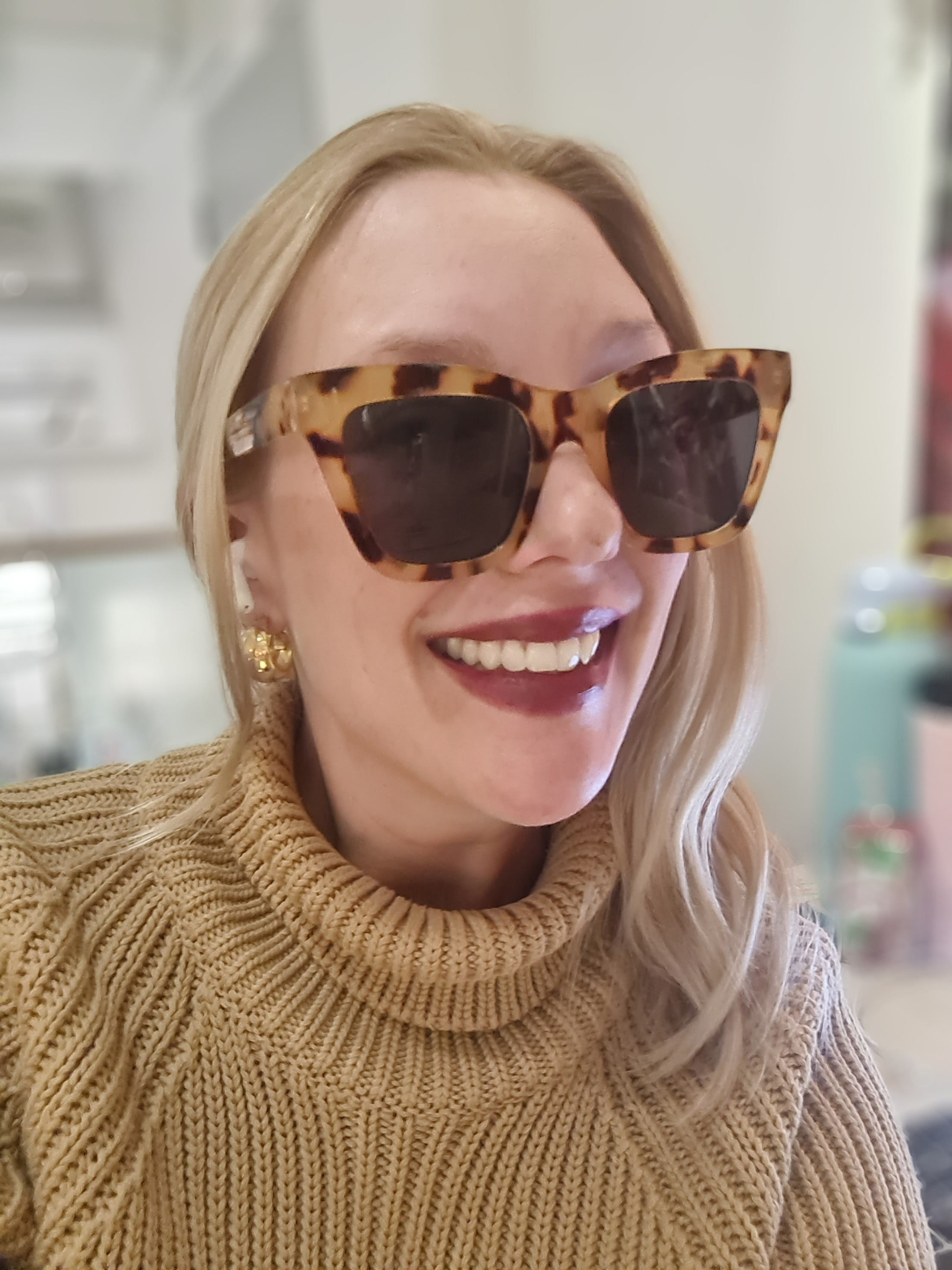 Rate Beauty Editor Candidate #3 As She Tests Weird Teeth-Whitening ...