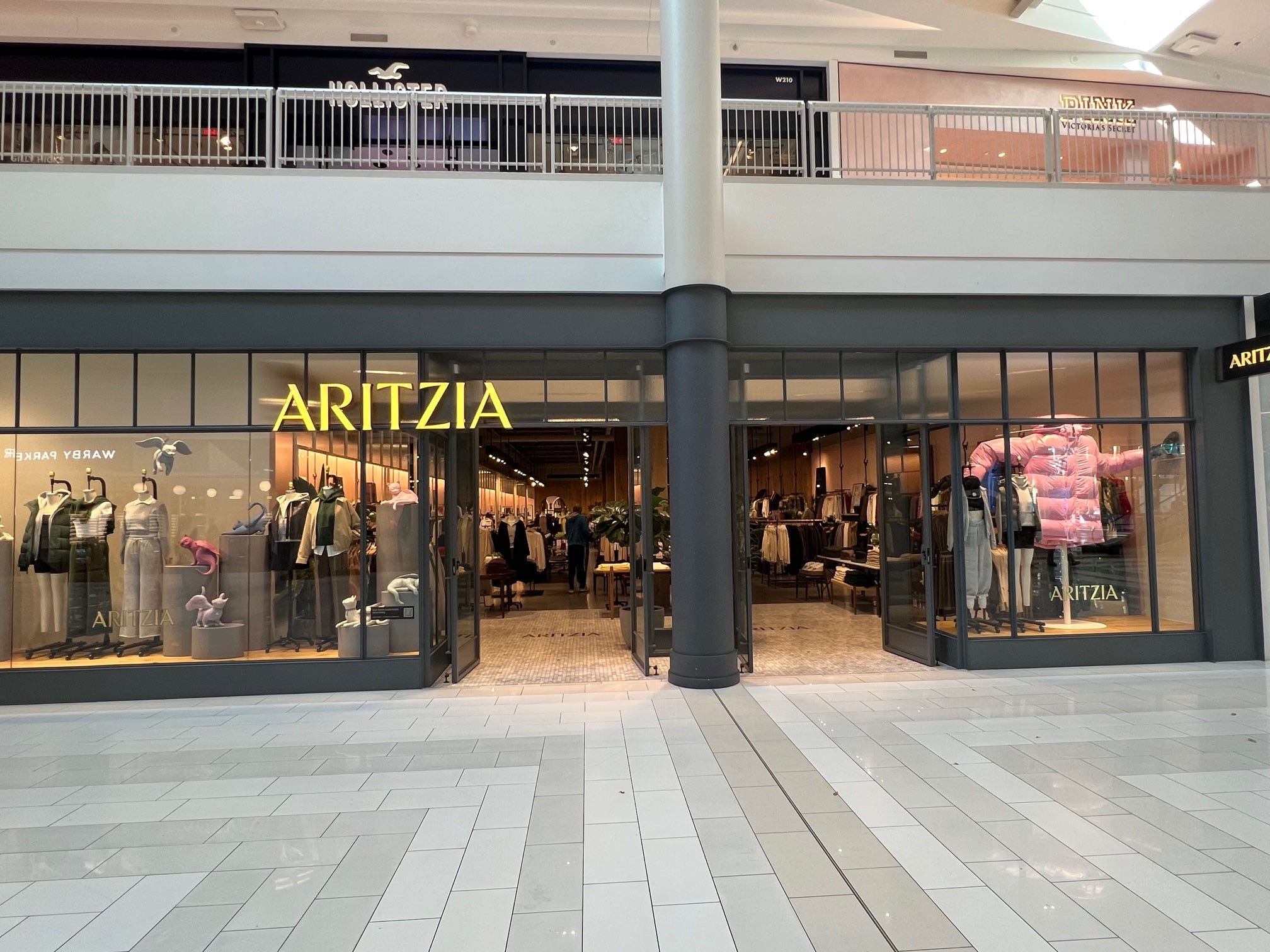 Aritzia: Where Everyday Luxury Meets Experience