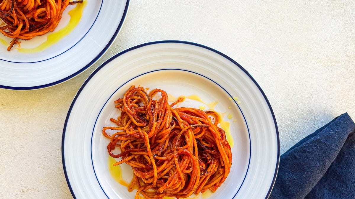 puglia's spicy, seared tomato spaghetti