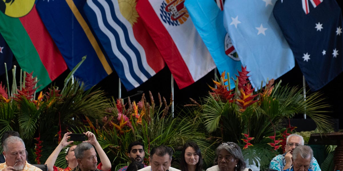 THE NAVIGATOR - by 9DASHLINE - THE NAVIGATOR