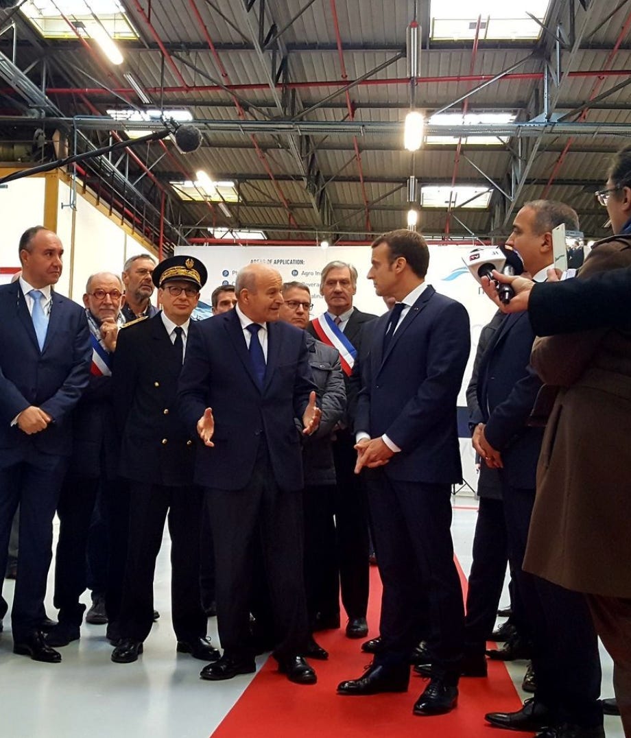 Macron : « Ce type me pompe l'air. Il veut toujours faire des photos ...