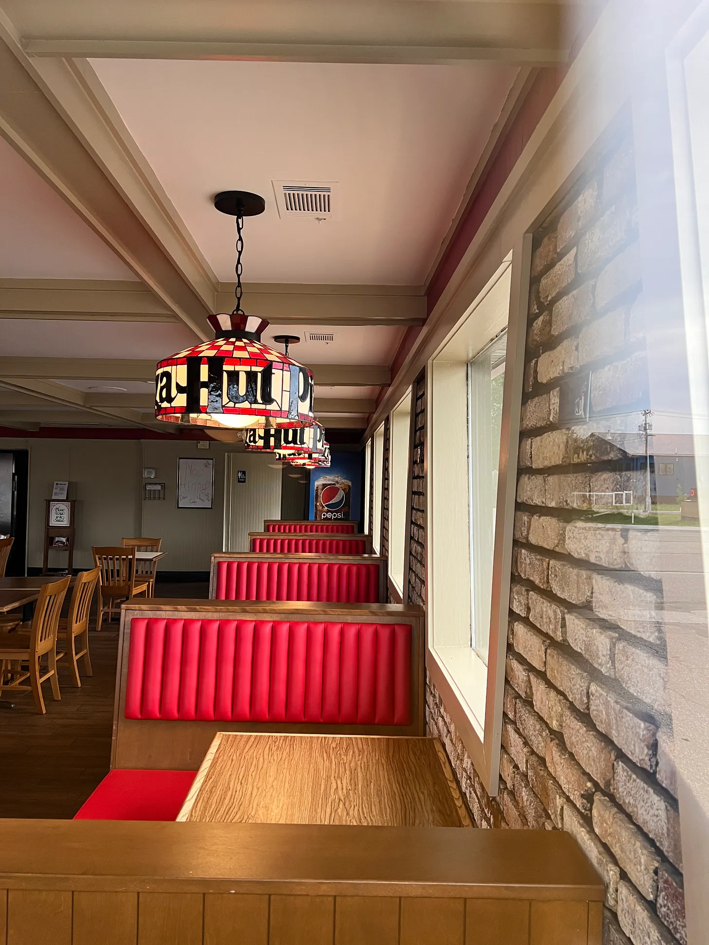 Pizza Hut Classic: Retro fun ruined by non-English-speaking staff ...