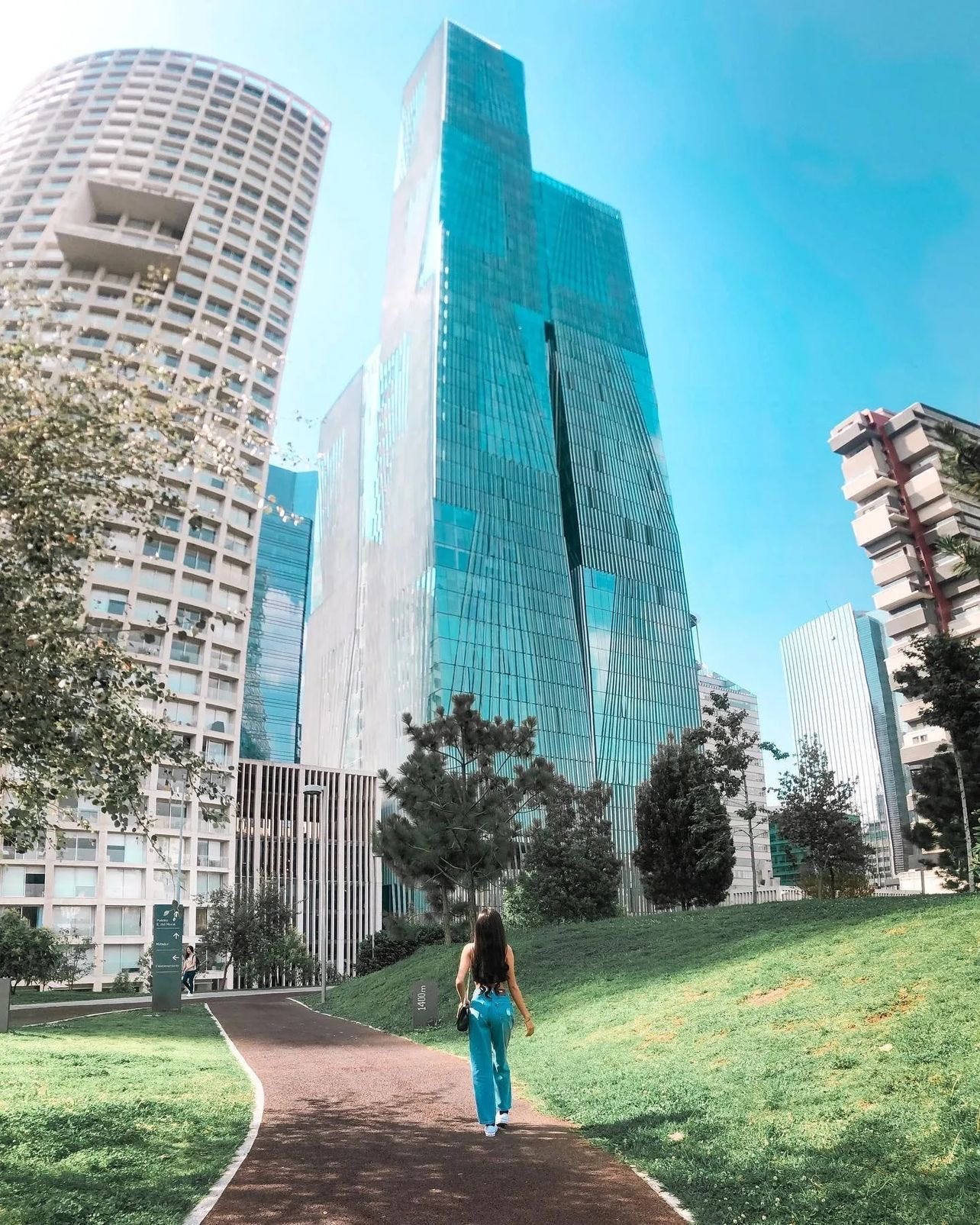 The Art of the "Insta-Date" in Latin America