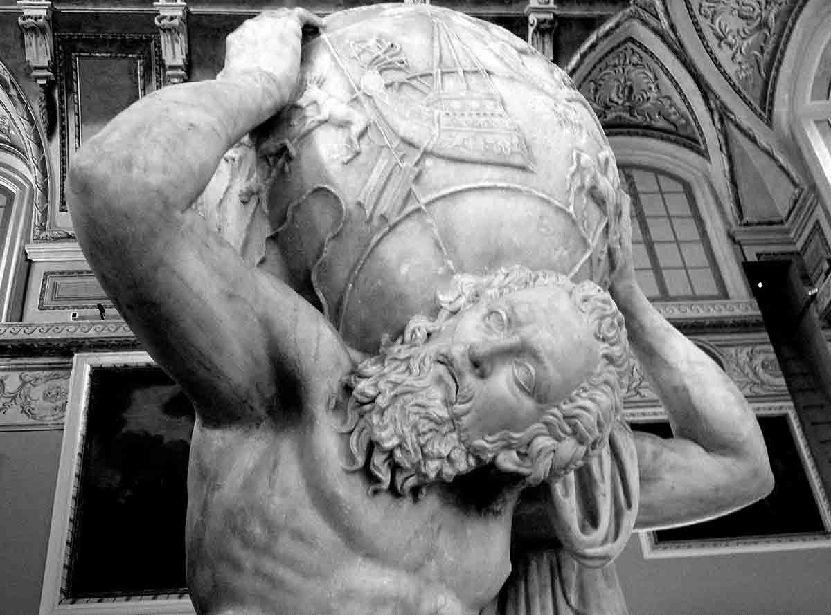 La historia de Atlas y su carga eterna: El dios que sostiene el mundo