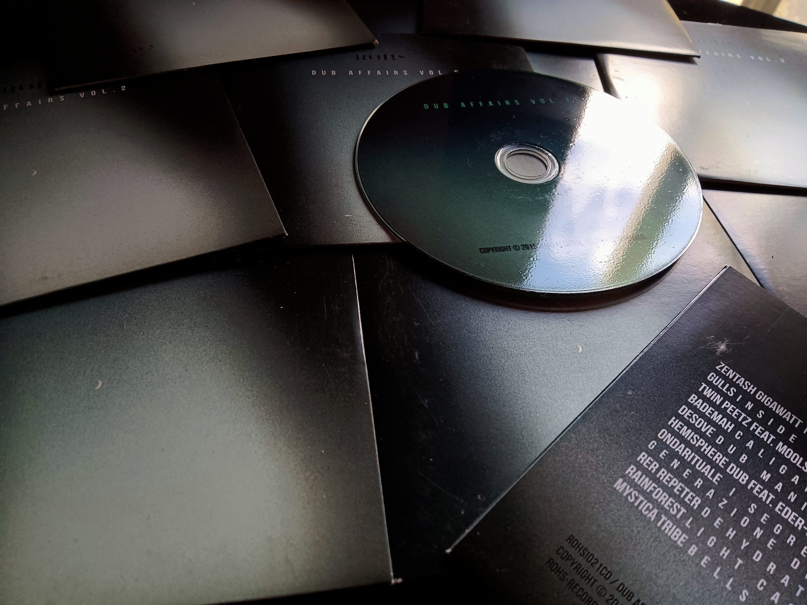 ROHS! Warehouse findings: 7" vinyl 3 EUR each, "Dub Affairs Vol.2" 1,5 EUR (damaged/defect cd ...