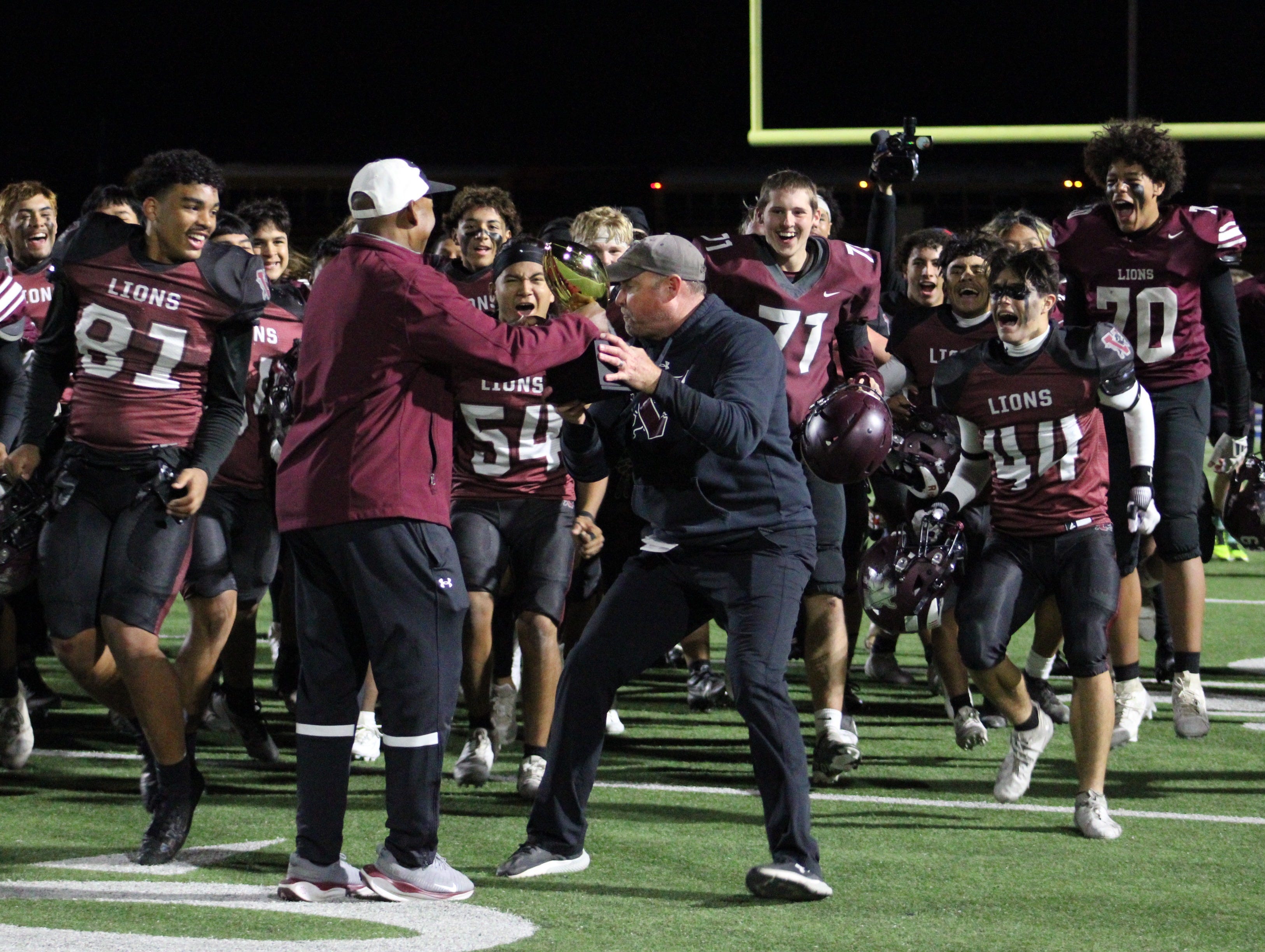 Vernon flashes potential with Sweetwater takedown