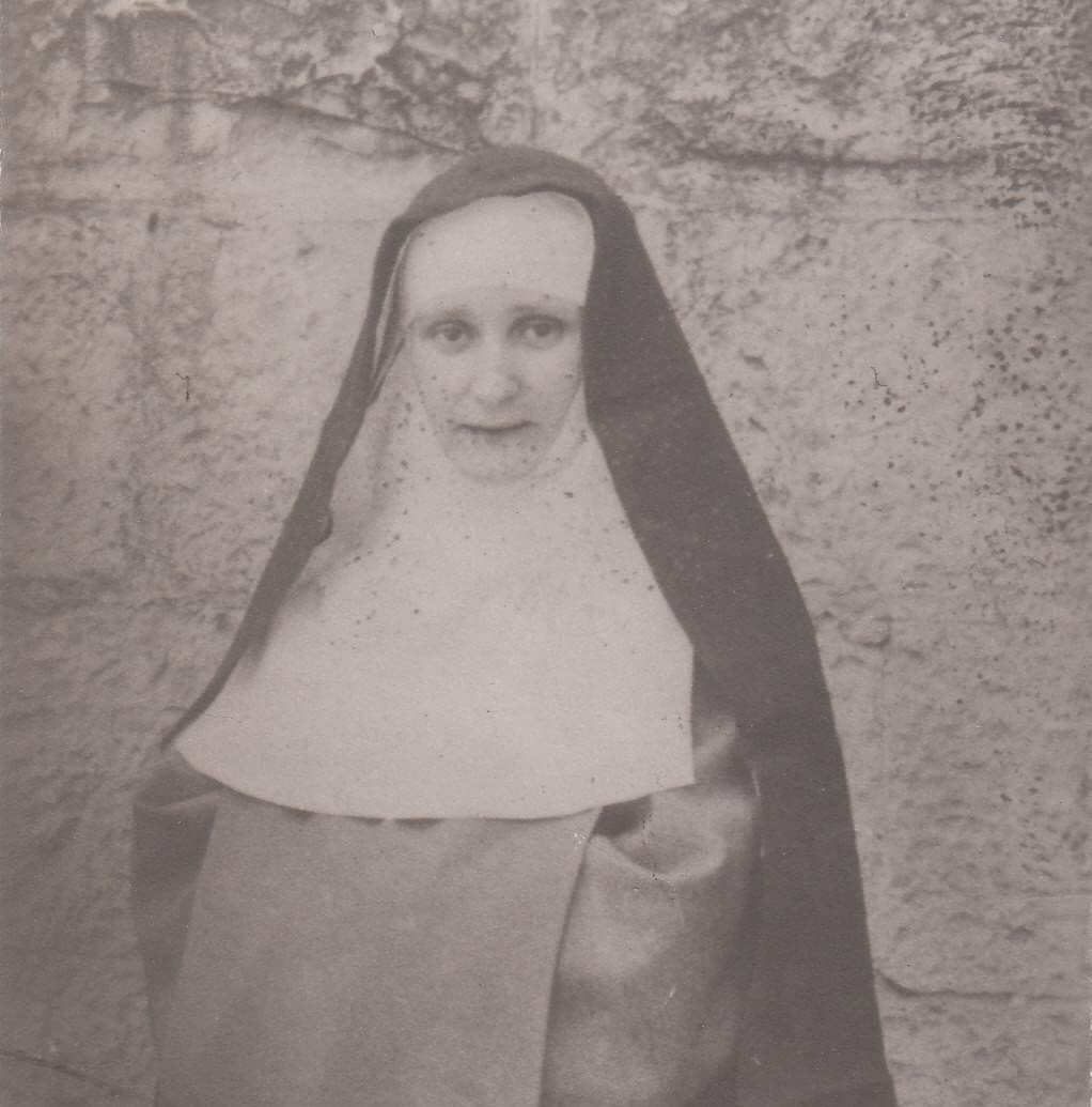 Irmã Maria da Trindade - by José Eduardo Câmara