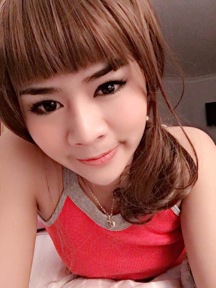 Pretty in pink - by Andrew MacGregor Marshall - Secret Siam