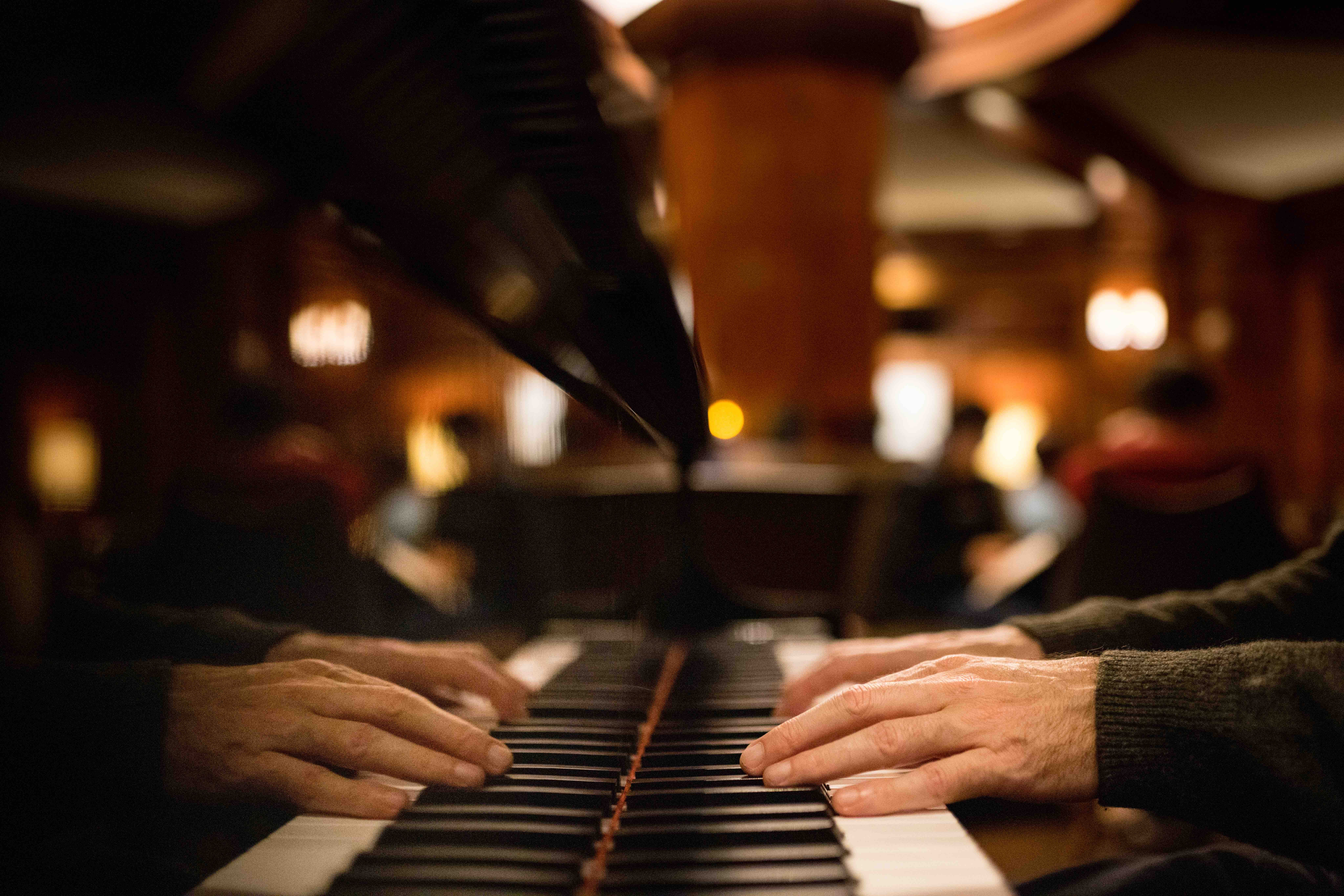 What are you reading? - by Christopher Frizzelle - FrizzLit