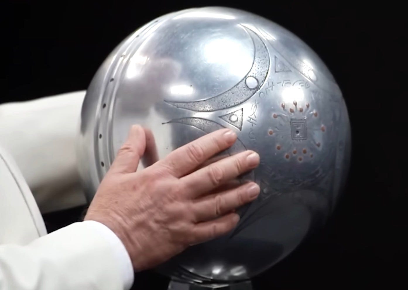 Orb UFO captured in Colombia - by Vesa Vanhatupa