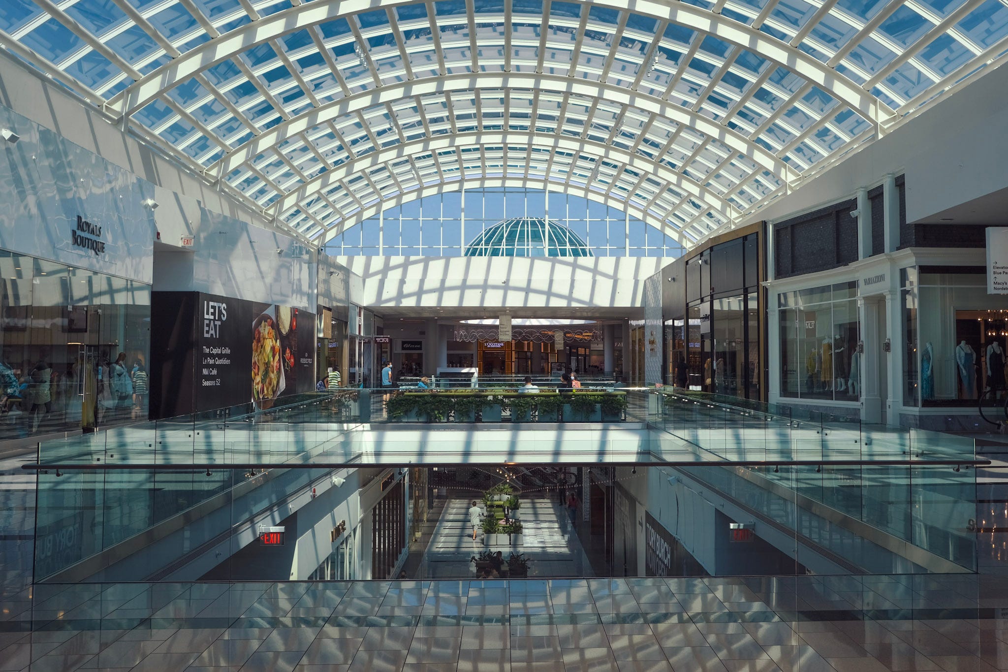 Pedestrian 18: Walking the Largest Mall in Long Island