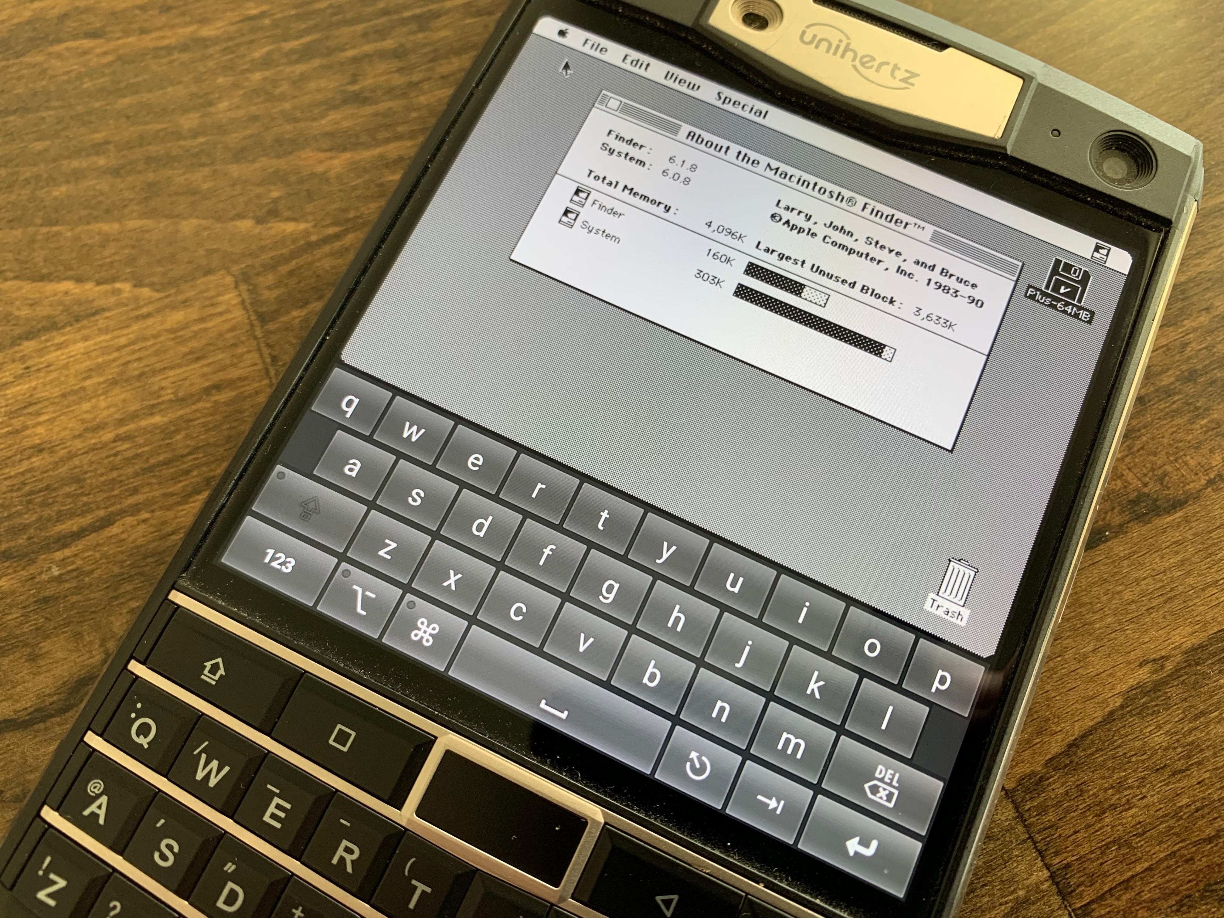Turn your Android phone into a pocket Mac Plus [HOW-TO]