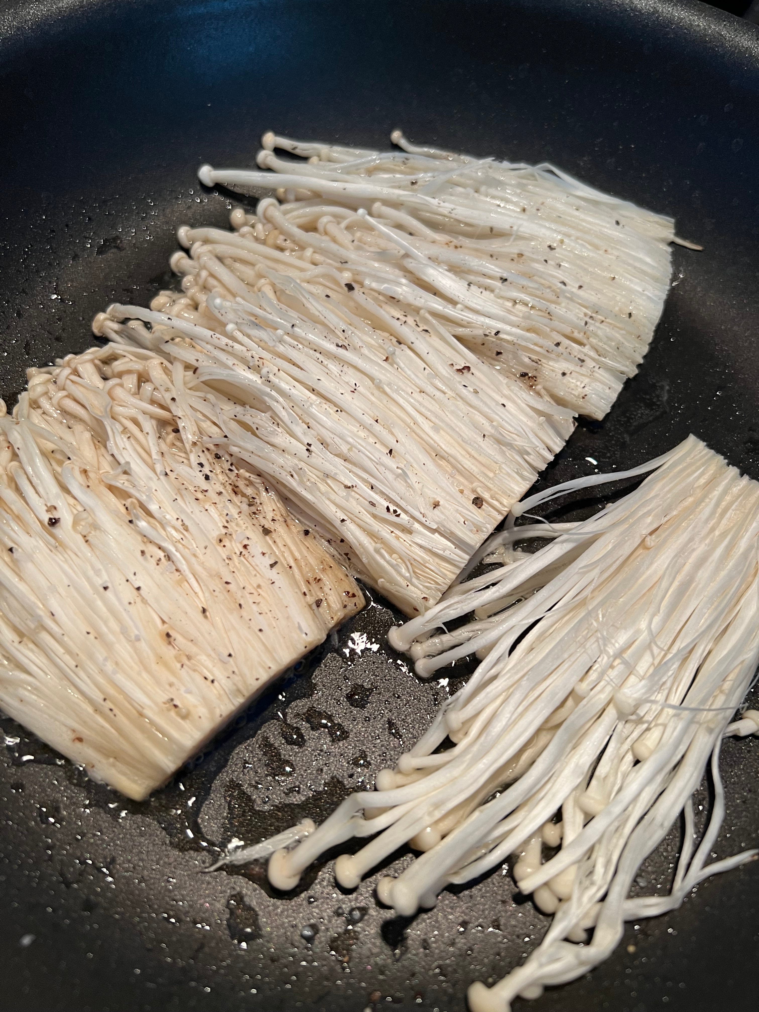 Nancy's 팽이버섯 / Paengi-Beoseot / Paengi Mushroom