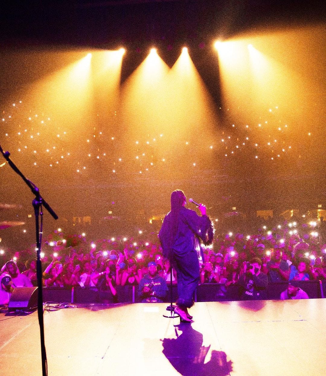 Nigeria's New Female Singers Flip The Middle Finger to the Male Gaze