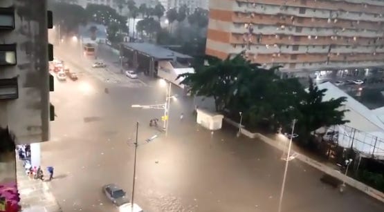 Tremendo palo de agua - by Últimas Noticias - El Informante