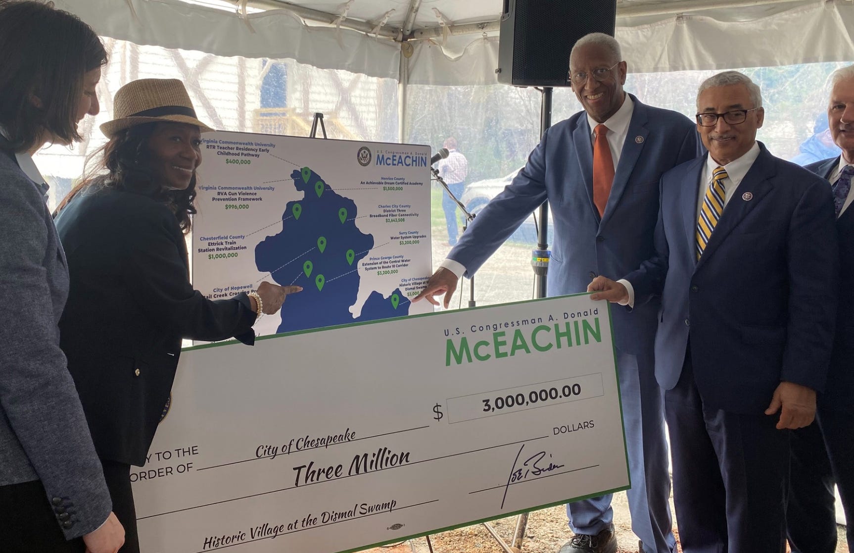 15 Photos: Tributes Continue for Don McEachin