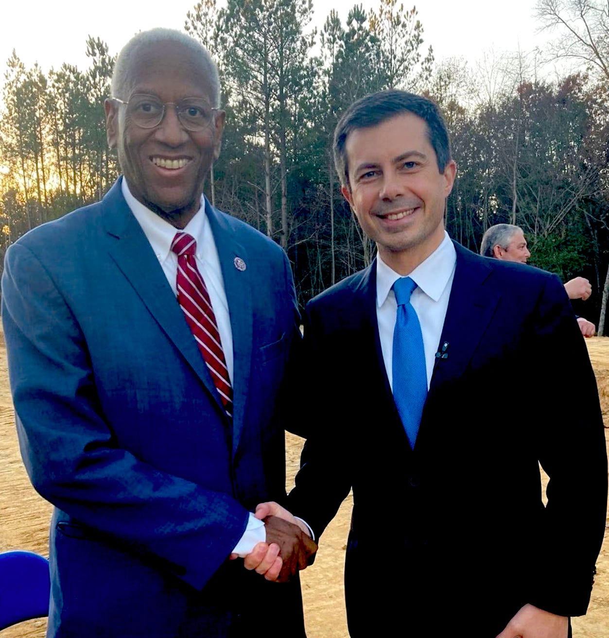 15 Photos: Tributes Continue for Don McEachin