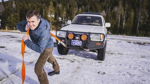 A Basic Vehicle Recovery Kit You Can Rely On