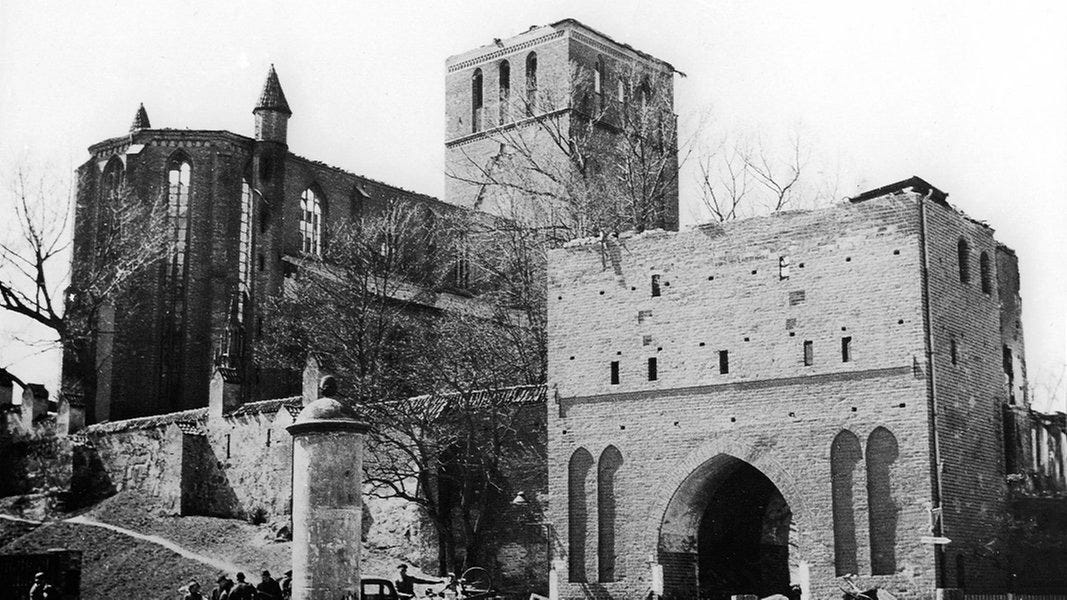 Rostock burns in second 'area bombing' - by Martin Cherrett