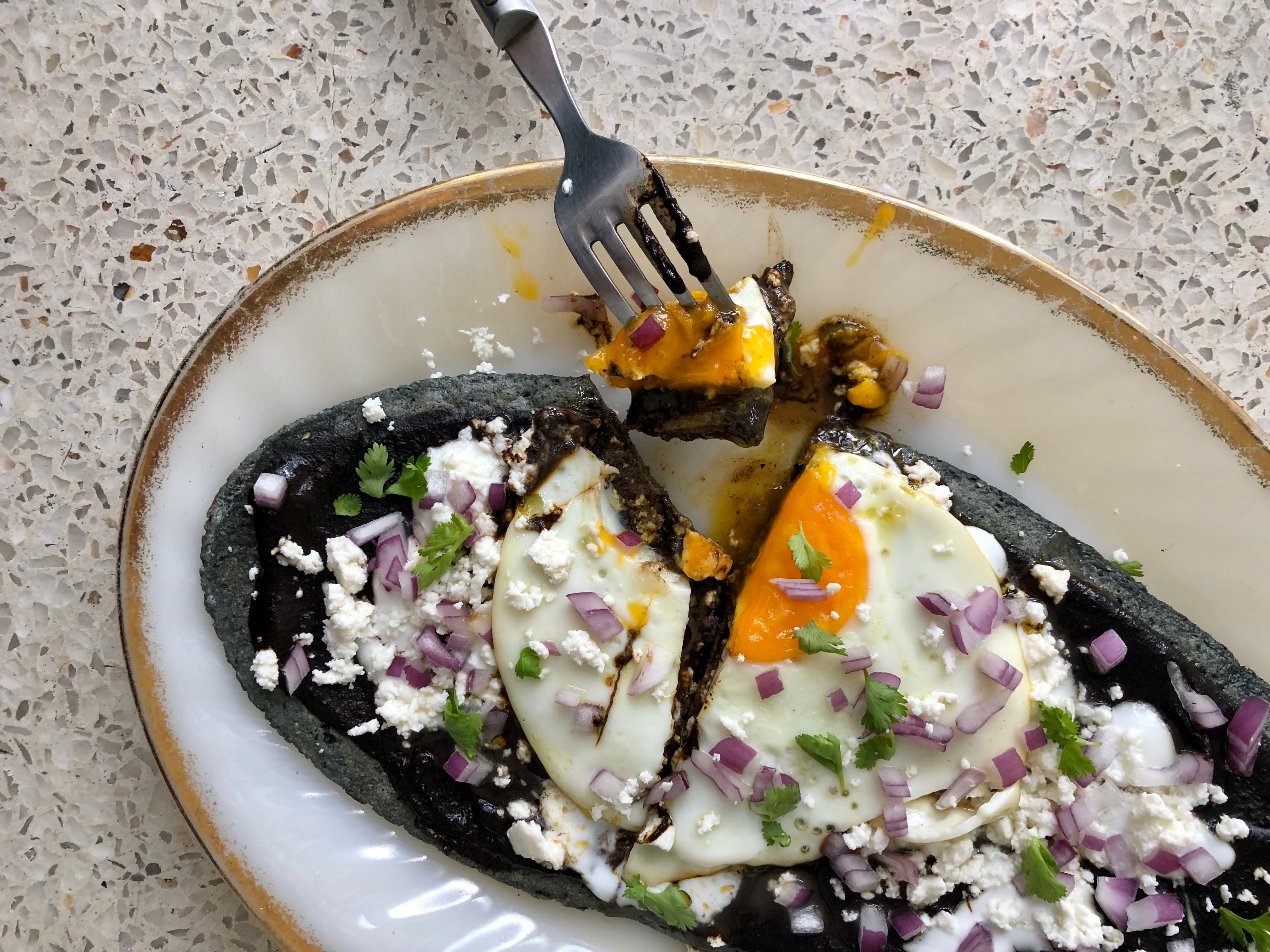 4 ideas to use mole powders and pastes, and one recipe to make mole ...