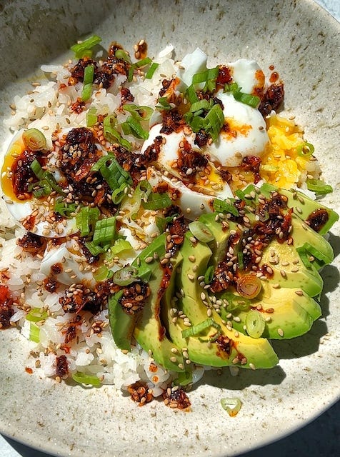 Smashed Egg & Rice Bowl with Chili Crunch - by Carina Wolff