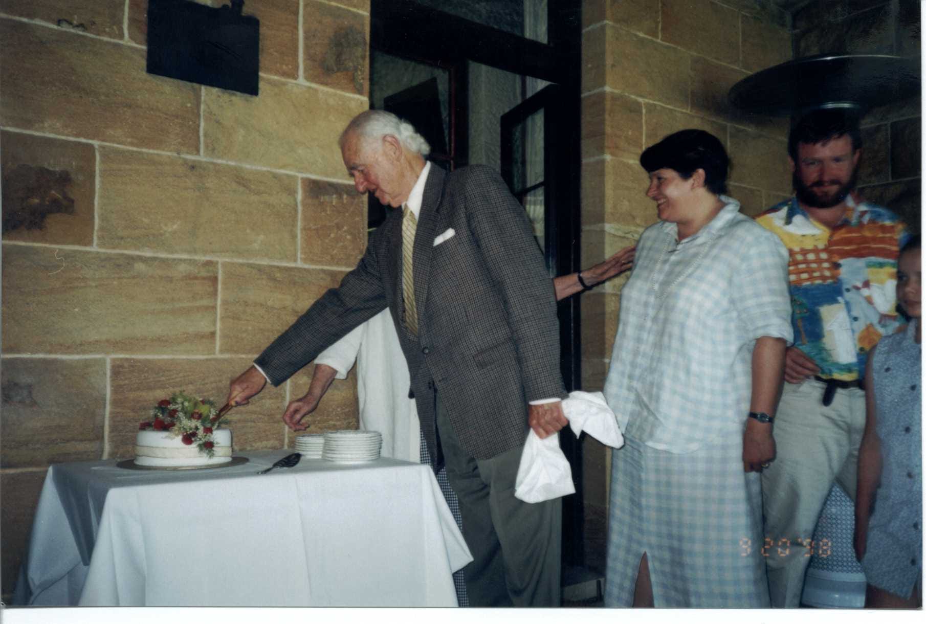 Durack OPUS 1998 7 Cake - by Patrick Durack