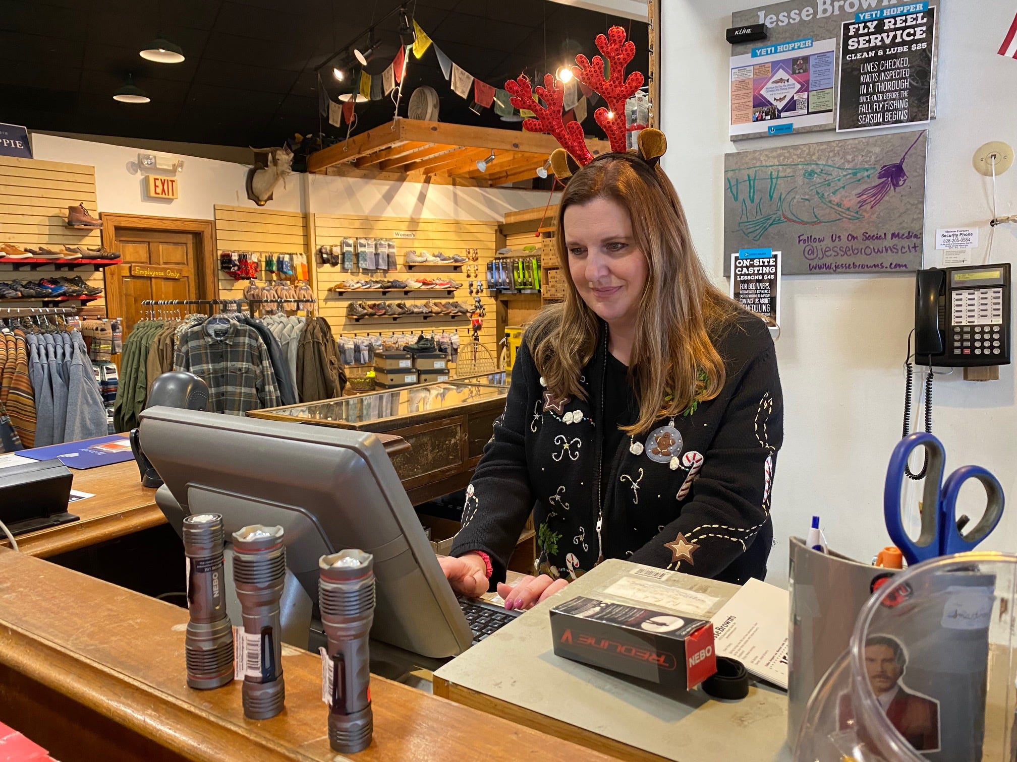 Working a retail shift — undercover - The Charlotte Ledger