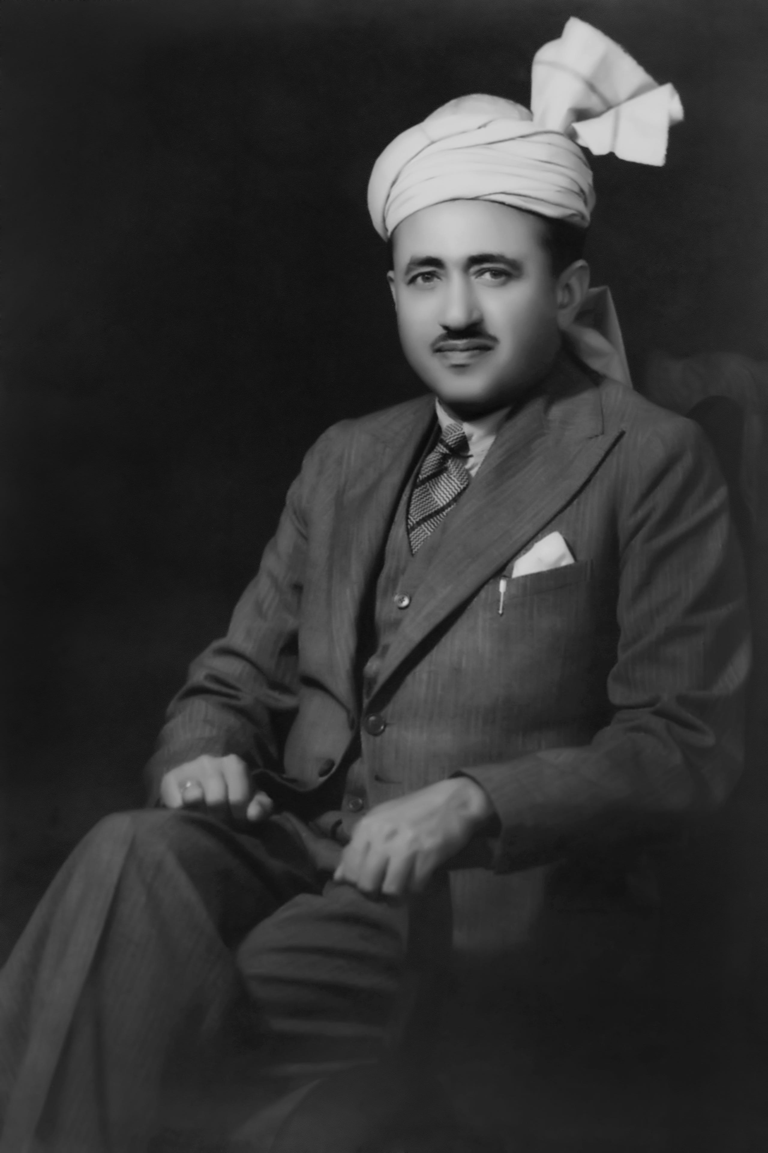 The Dhobi - by Reena Kapoor - Arrivals and Departures